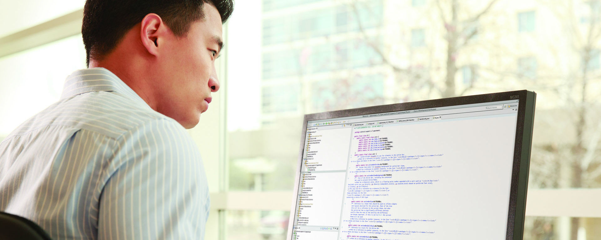 Thin Client Monitors: The Compact Desktop