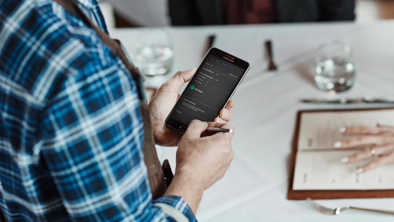 Simplify Employee Management With Mobile Restaurant Tools