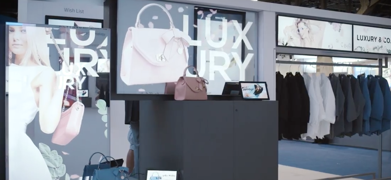 Mirror Display Technology Reflects Fashion Retailing's Future