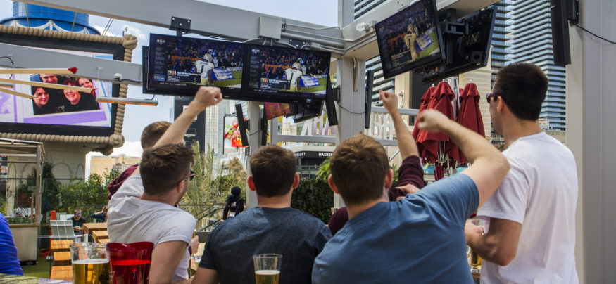 Samsung High-Brightness Displays Deliver Unmatched Outdoor Viewing ...