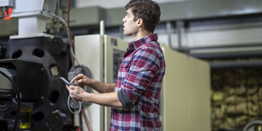 How a rugged smartphone can drive lean manufacturing - Samsung Business ...