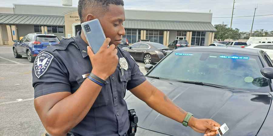 Connecting Heroes helps Bay Minette PD expand smartphone capabilities