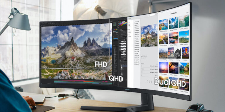 How a stacked monitor setup increases workplace efficiency
