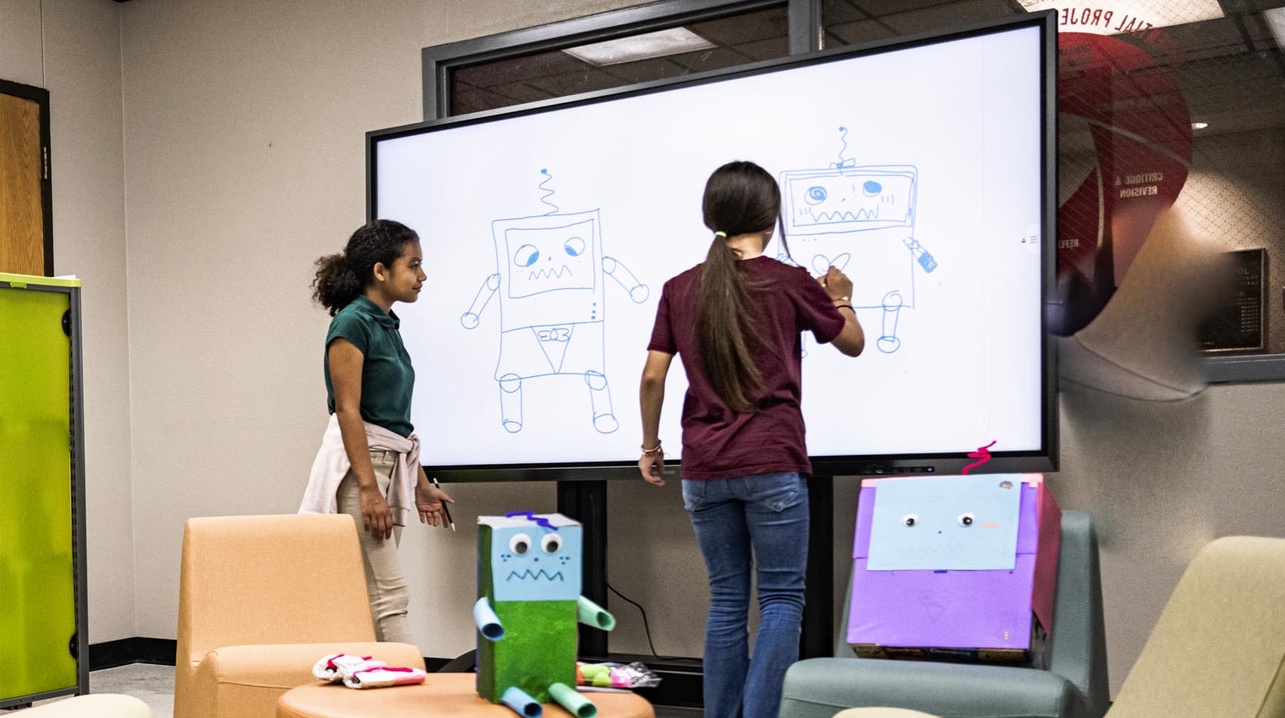 Interactive whiteboards promote learning, collaboration at Hogg New ...