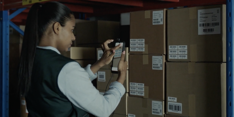 How retailers can deploy a Connected Associate program at scale ...