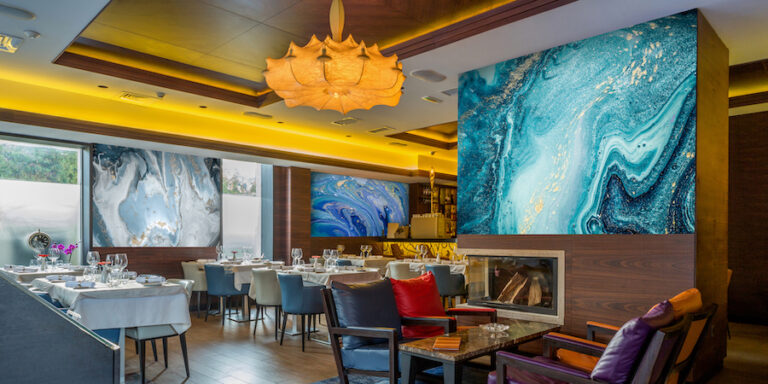 Find value by updating displays at your restaurant - Samsung Business ...