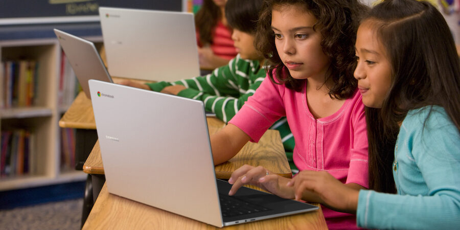 5 advantages of using tablets for digital learning — in the classroom ...