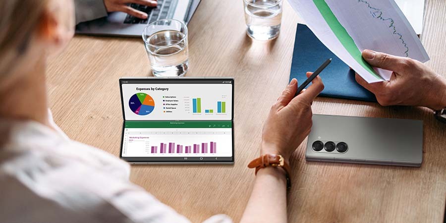 How to master Multi-Active Windows on Galaxy Z Fold6 - Samsung Business ...